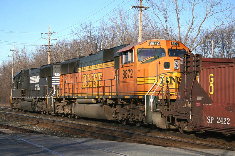 BNSF 8872